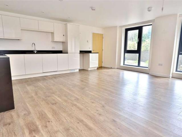 2 Bedroom Maisonette Flat
