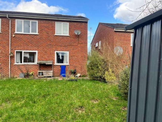 2 Bedroom Maisonette Flat