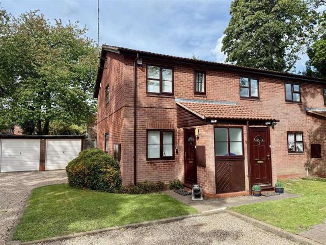 2 Bedroom Maisonette Flat