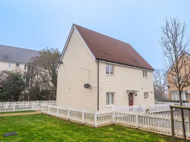 2 Bedroom Maisonette Flat