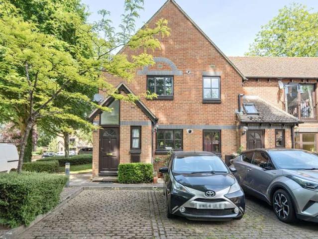 2 Bedroom Maisonette Flat