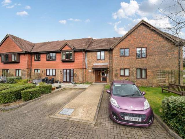 2 Bedroom Maisonette Flat
