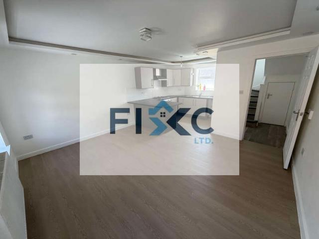 2 Bedroom Maisonette Flat