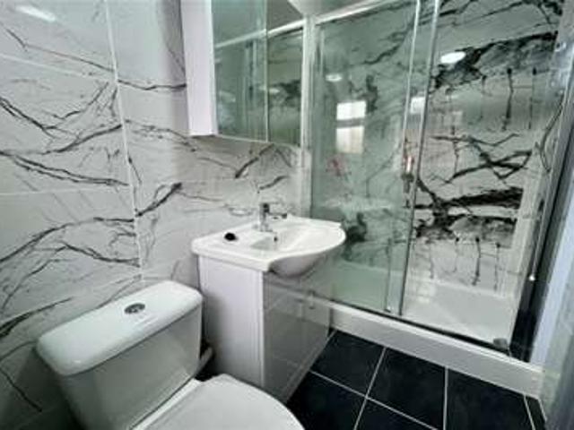 2 Bedroom Maisonette Flat