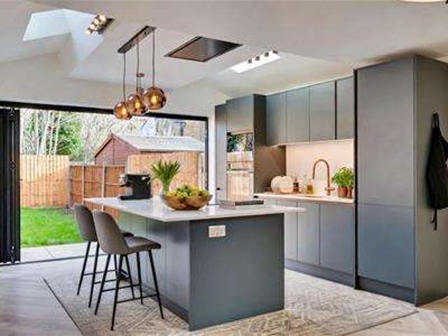 2 Bedroom Maisonette Flat