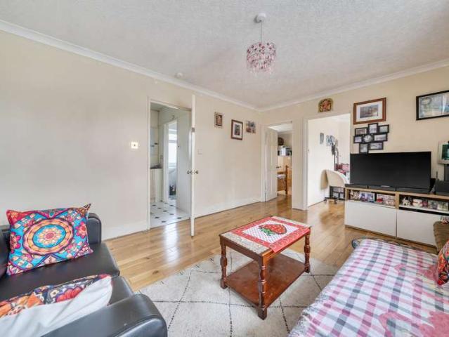 2 Bedroom Maisonette Flat
