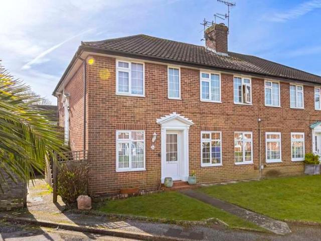 2 Bedroom Maisonette Flat