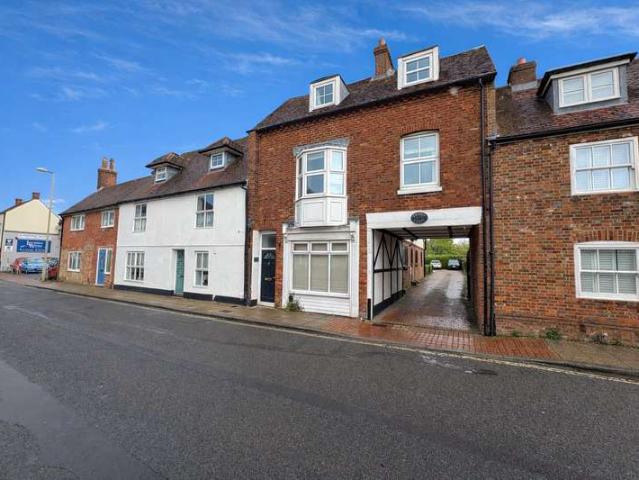 2 Bedroom Maisonette Flat