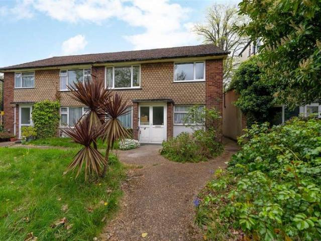 2 Bedroom Maisonette Flat