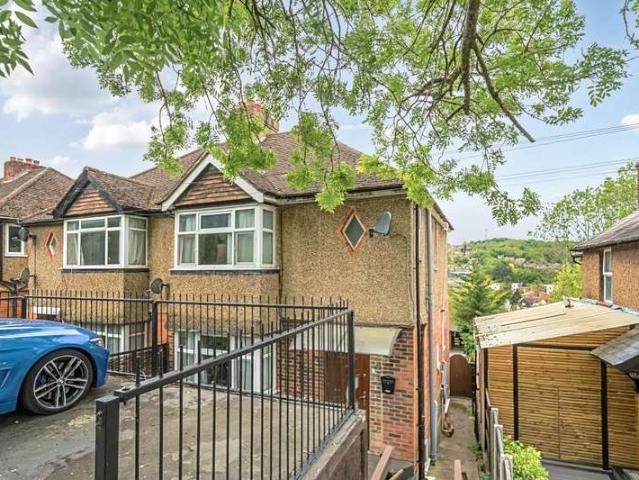 2 Bedroom Maisonette Flat