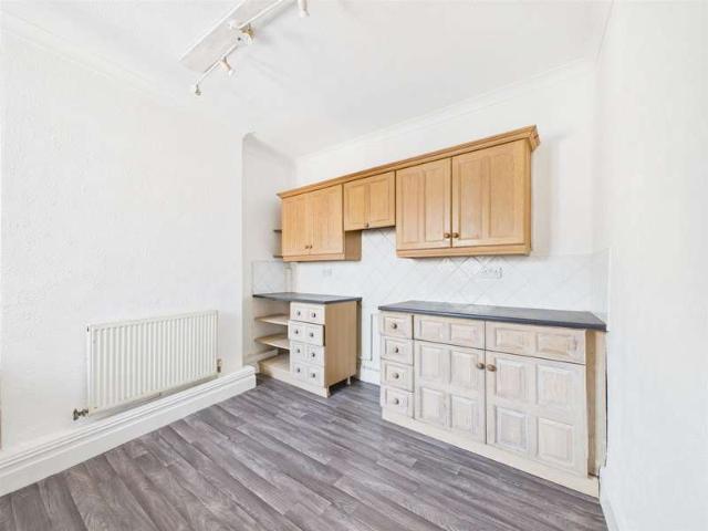 2 Bedroom Maisonette Flat