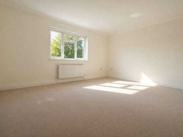 2 Bedroom Maisonette Flat