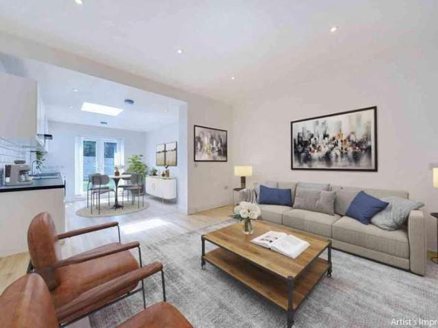 2 Bedroom Maisonette Flat