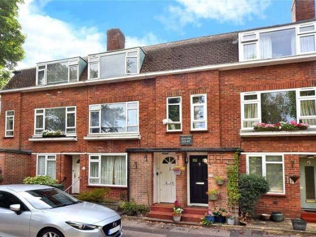 2 Bedroom Maisonette Flat