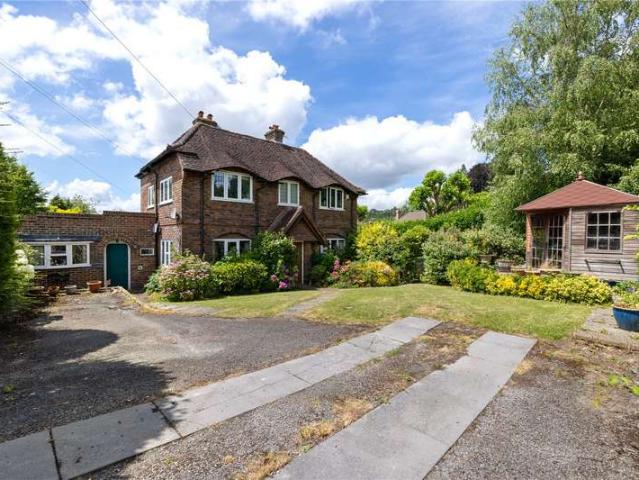 2 Bedroom Maisonette Flat