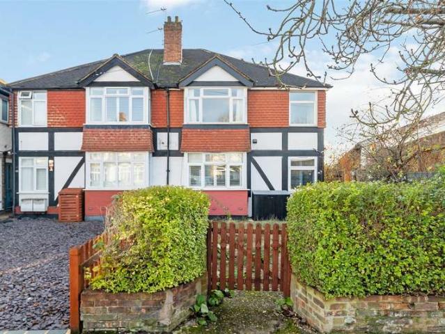 2 Bedroom Maisonette Flat