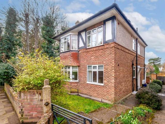 2 Bedroom Maisonette Flat