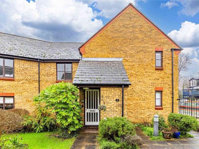 2 Bedroom Maisonette Flat