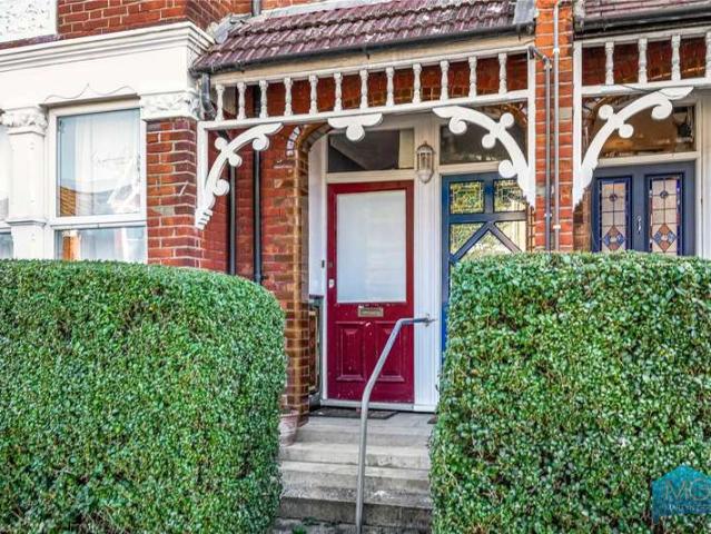 2 Bedroom Maisonette Flat