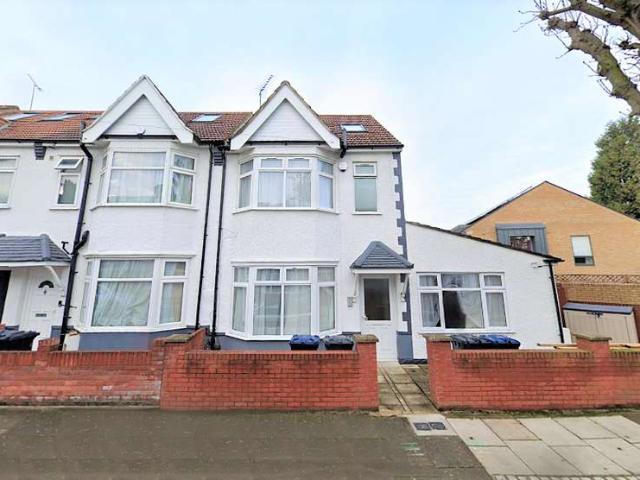 2 Bedroom Maisonette Flat