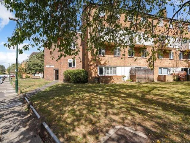 2 Bedroom Maisonette Flat