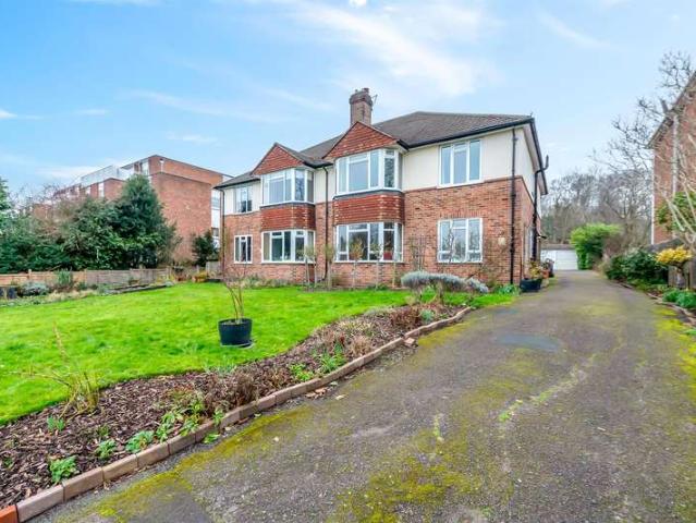 2 Bedroom Maisonette Flat