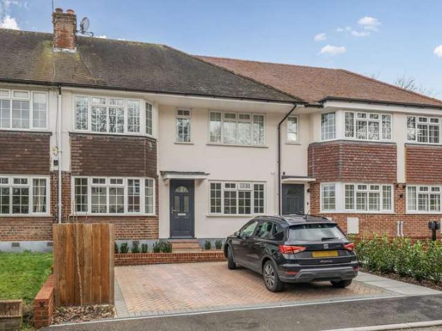 2 Bedroom Maisonette Flat