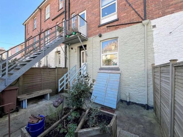 2 Bedroom Maisonette Flat