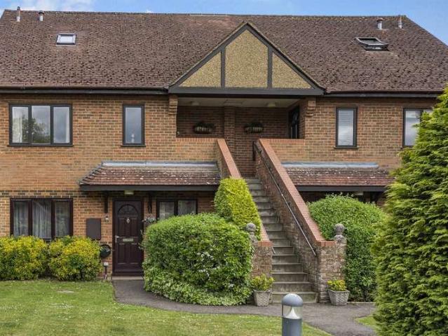 2 Bedroom Maisonette Flat