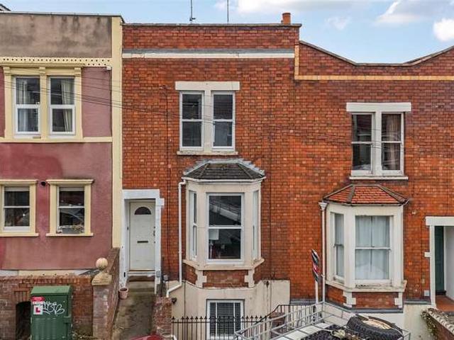2 Bedroom Maisonette Flat