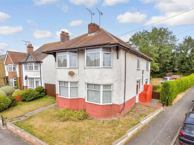 2 Bedroom Maisonette Flat