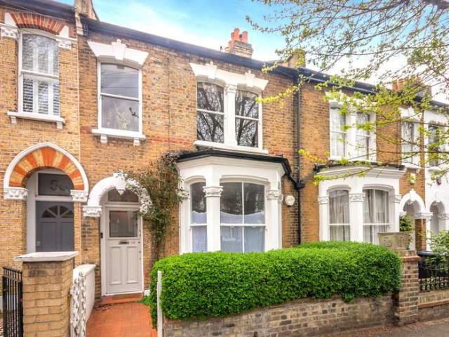 2 Bedroom Maisonette Flat
