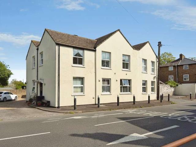 2 Bedroom Maisonette Flat