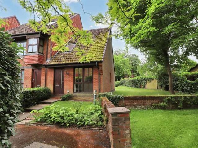 2 Bedroom Maisonette Flat