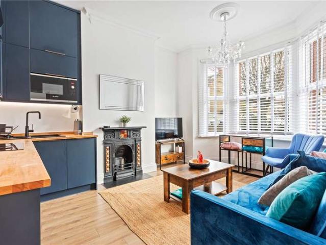 2 Bedroom Maisonette Flat