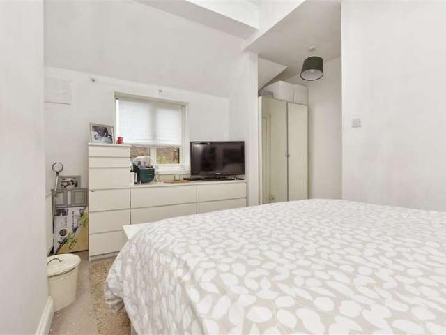 2 Bedroom Maisonette Flat