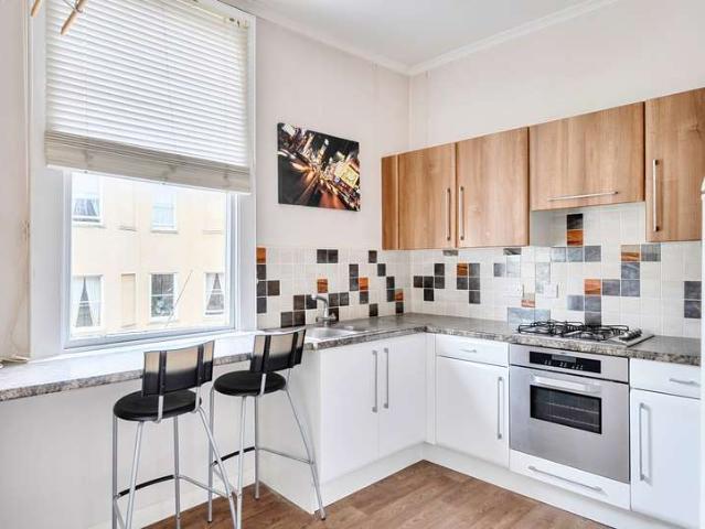 2 Bedroom Maisonette Flat