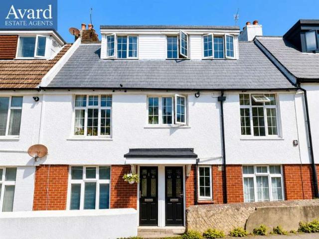 2 Bedroom Maisonette Flat