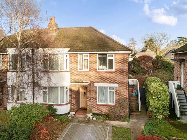 2 Bedroom Maisonette Flat
