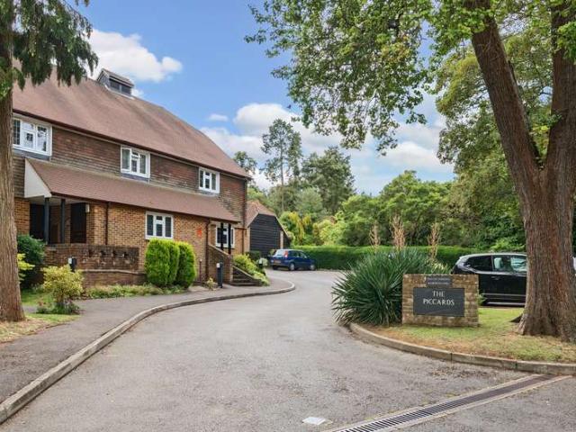 2 Bedroom Maisonette Flat