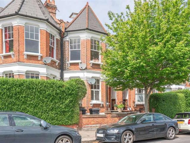 2 Bedroom Maisonette Flat
