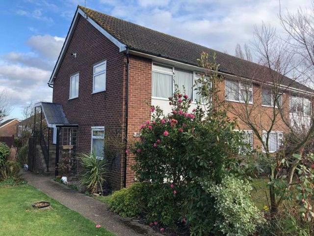 2 Bedroom Maisonette Flat
