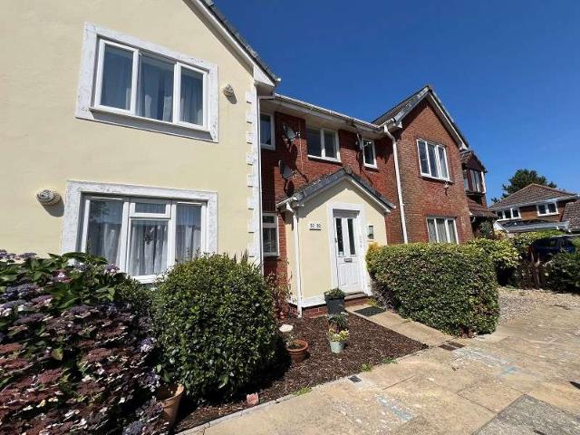 2 Bedroom Maisonette Flat