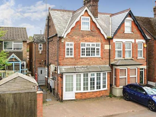 2 Bedroom Maisonette Flat