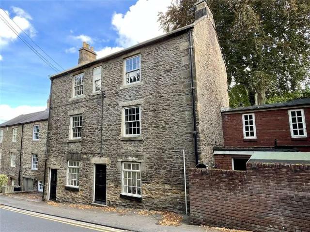 2 Bedroom Maisonette Flat