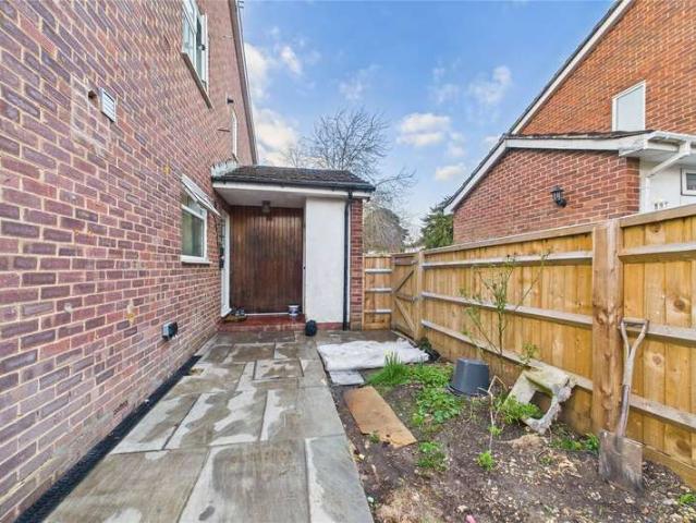 2 Bedroom Maisonette Flat
