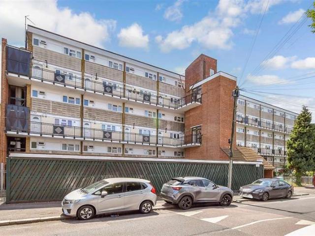2 Bedroom Maisonette Flat