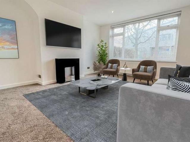2 Bedroom Maisonette Flat