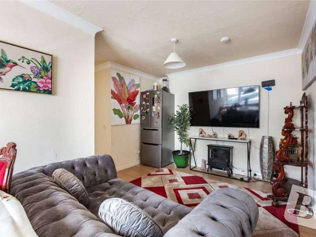 2 Bedroom Maisonette Flat