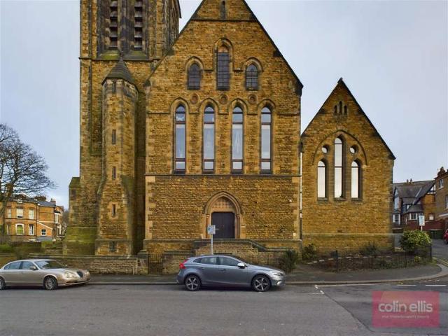 2 Bedroom Maisonette Flat